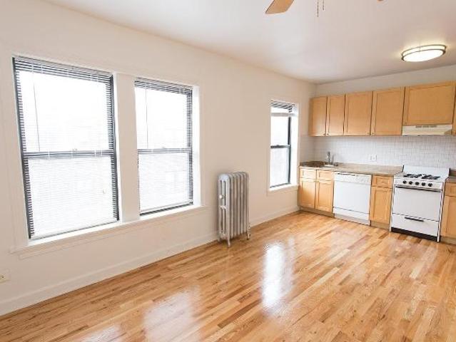 Studio, 1 bath, Apartment 4726 S Woodlawn Ave