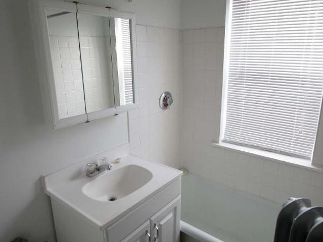 Studio, 1 bath, Apartment 4721 S Ellis Ave