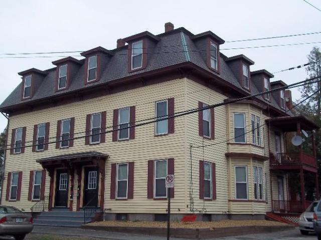 Studio, 1 bath, Apartment 479 Maple Street