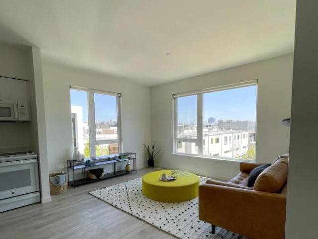 Studio, 1 bath, Apartment 490 Mill St