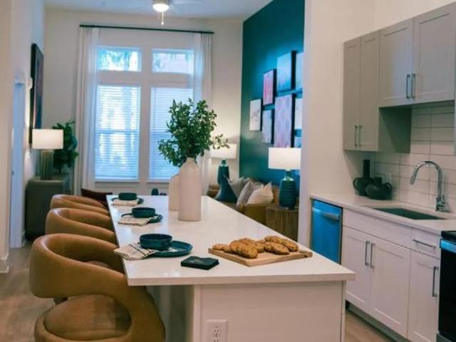 Studio, 1 bath, Apartment 4939 O&apos Hear Ave