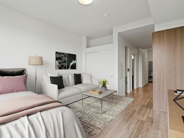 Studio, 1 bath, Apartment 4975 SE Division St