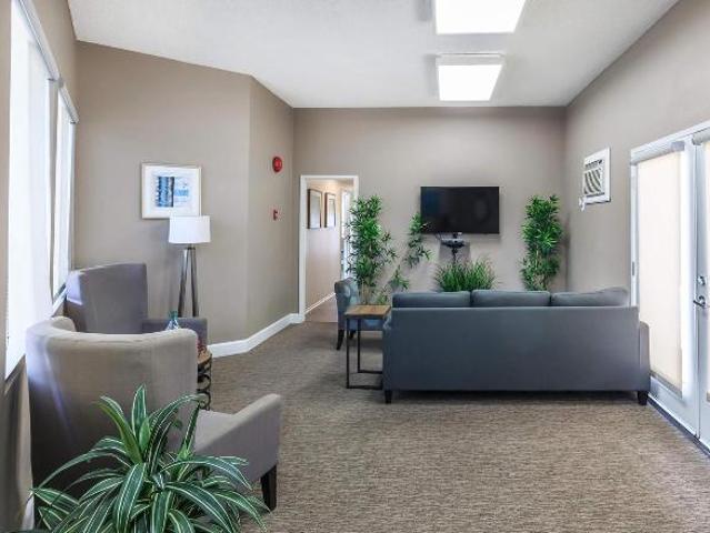 Studio, 1 bath, Apartment 5025 E Pacific Coast Hwy Ste 112