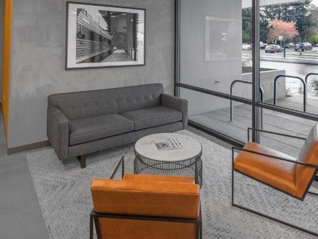 Studio, 1 bath, Apartment 5055 North Interstate Ave