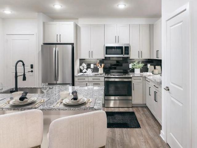 Studio, 1 bath, Apartment 50 Executive Park South NE