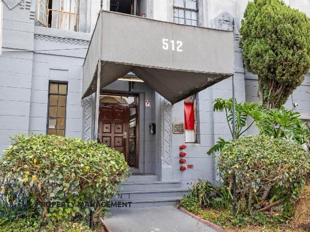 Studio, 1 bath, Apartment 512 S Hobart Blvd