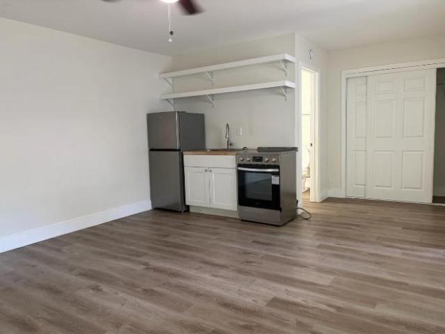 Studio, 1 bath, Apartment 542 Osceola Street
