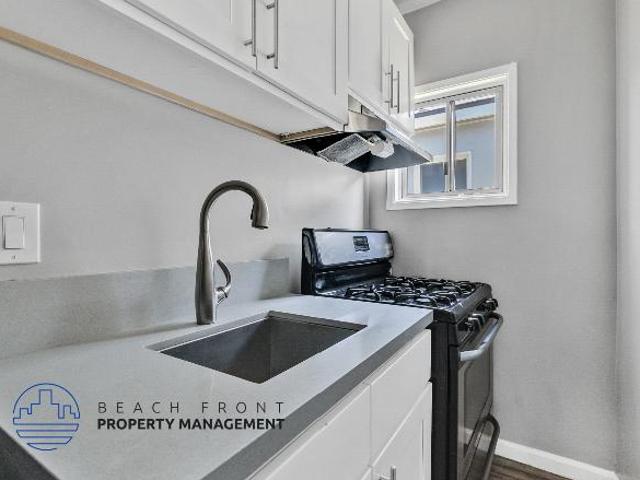 Studio, 1 bath, Apartment 5441 E 2nd St