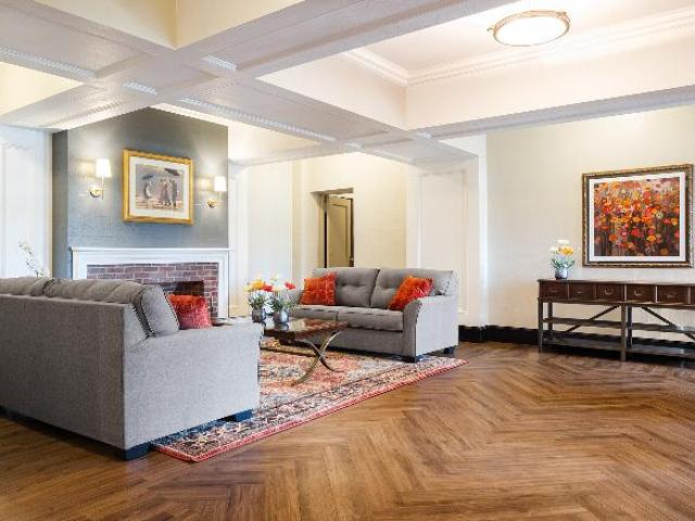 Studio, 1 bath, Apartment 550 Belmont St