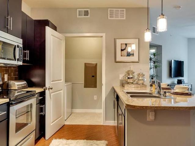 Studio, 1 bath, Apartment 5600 SMU Boulevard
