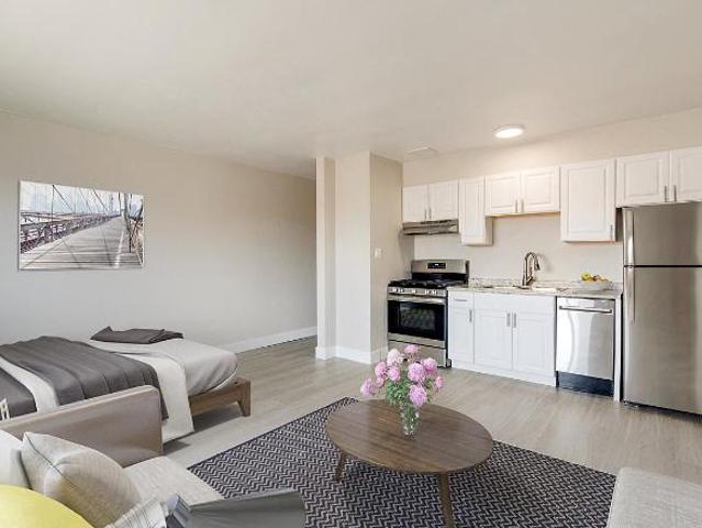 Studio, 1 bath, Apartment 601 & 621 S Lincoln Street