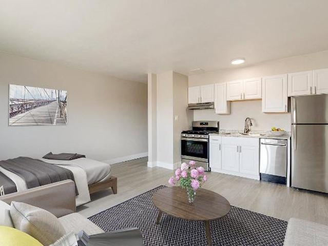 Studio, 1 bath, Apartment 601 & 621 S Lincoln Street