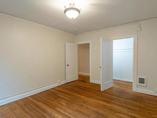 Studio, 1 bath, Apartment 614 SW jackson St