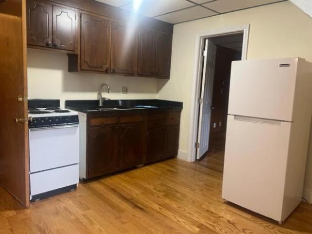 Studio, 1 bath, Apartment 61 Broad st