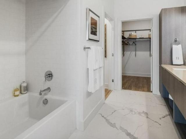Studio, 1 bath, Apartment 62 Station Dr