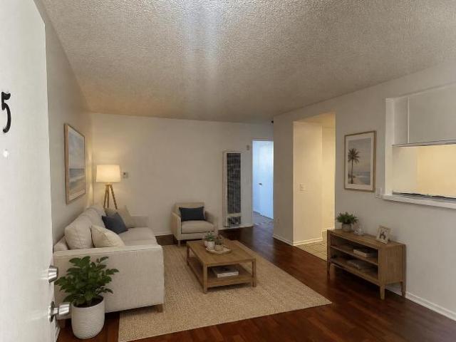 Studio, 1 bath, Apartment 633 Broad Ave