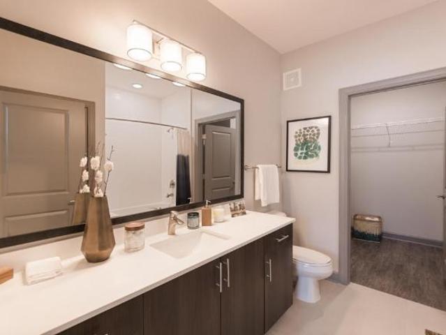 Studio, 1 bath, Apartment 6558 Roswell Road NE