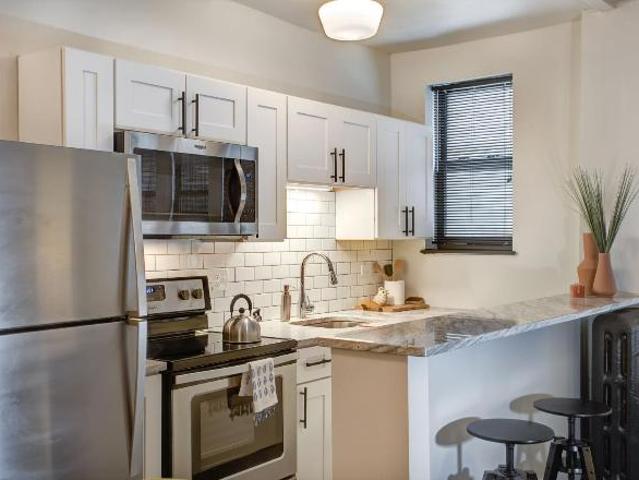 Studio, 1 bath, Apartment 6807 N Sheridan Rd