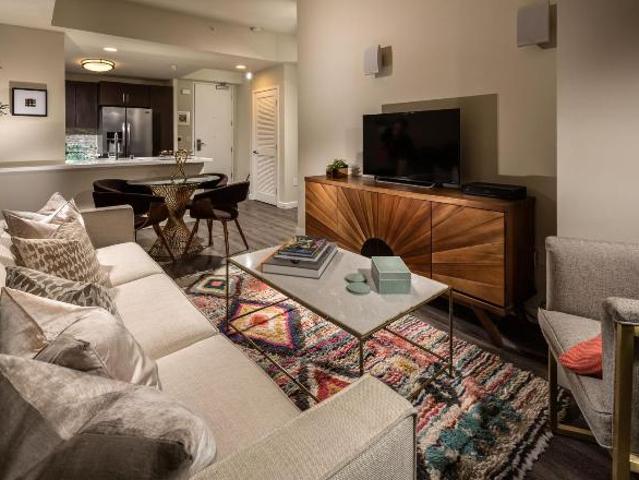 Studio, 1 bath, Apartment 685 S New Hampshire Ave