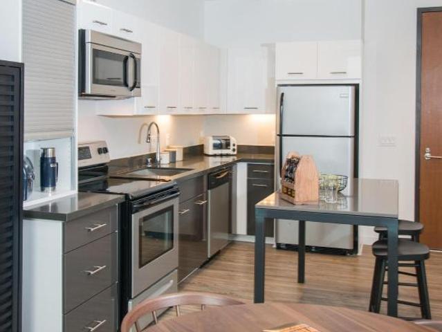 Studio, 1 bath, Apartment 688 13th St