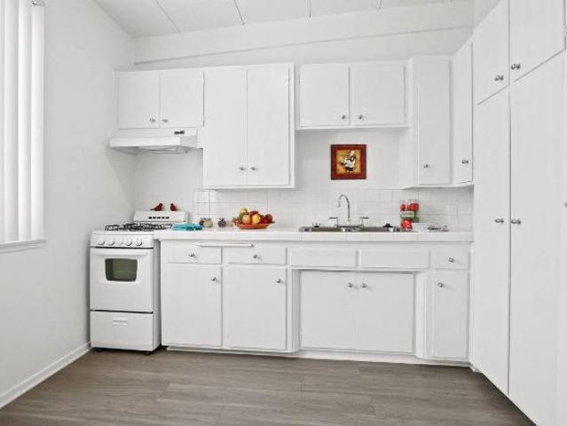 Studio, 1 bath, Apartment 6920 Sepulveda Blvd