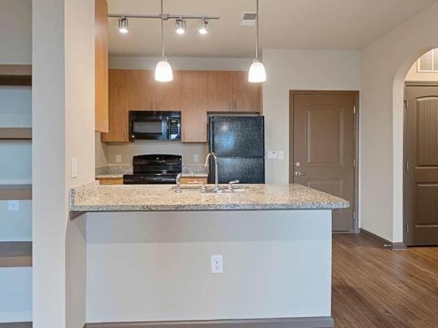 Studio, 1 bath, Apartment 7000 Modern Way