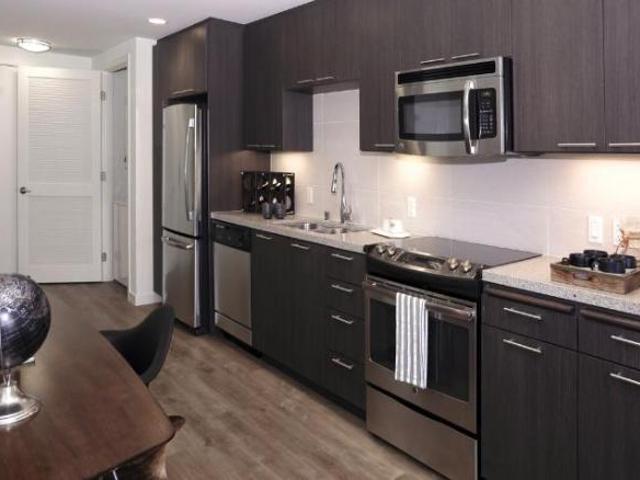 Studio, 1 bath, Apartment 707 E Ocean Blvd