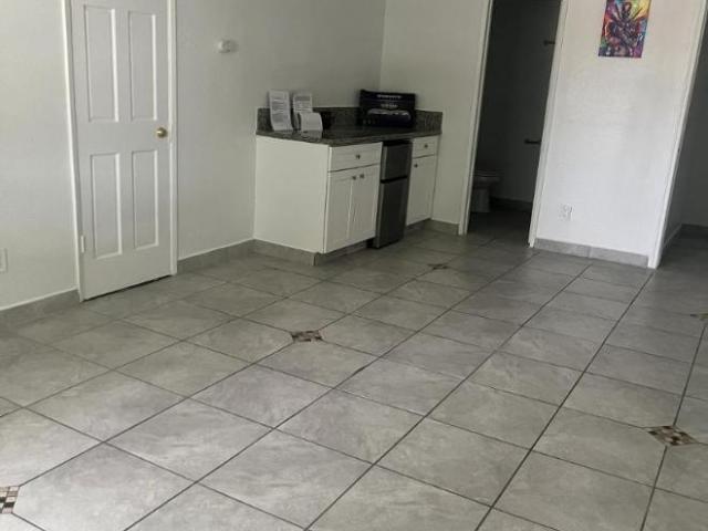 Studio, 1 bath, Apartment 7116 Milwood Avenue