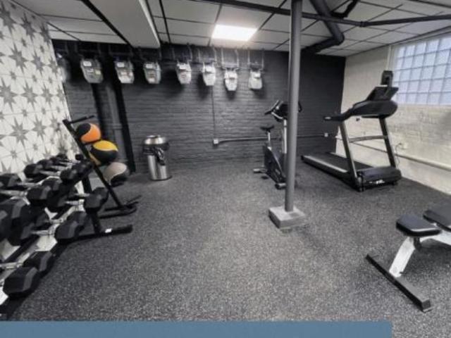Studio, 1 bath, Apartment 722 W Barry Ave