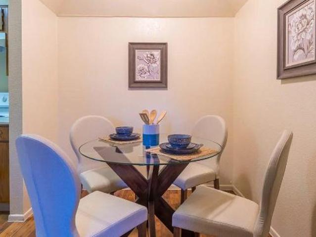 Studio, 1 bath, Apartment 7300 N Mona Lisa Rd