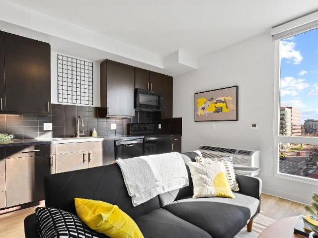 Studio, 1 bath, Apartment 757 N Grant St