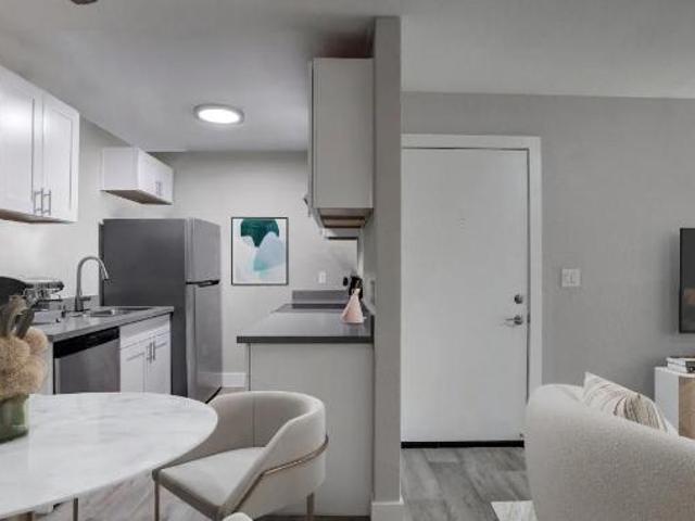 Studio, 1 bath, Apartment 7677 Greenback Ln