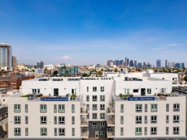 Studio, 1 bath, Apartment 832 S Mariposa Ave