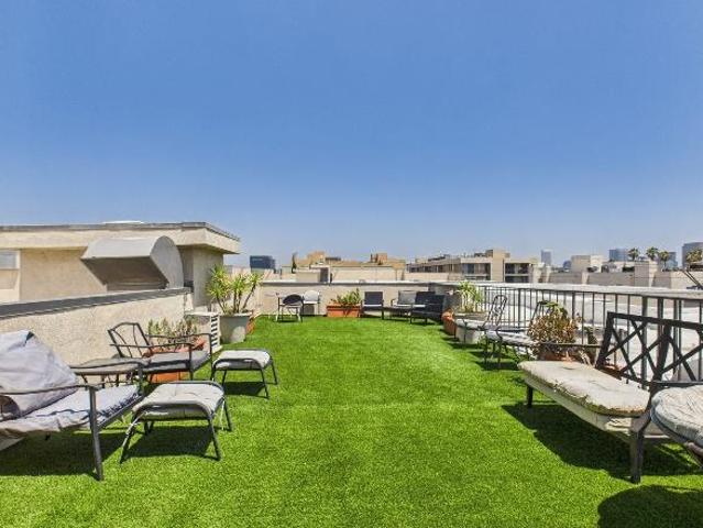Studio, 1 bath, Apartment 8660 Burton Way