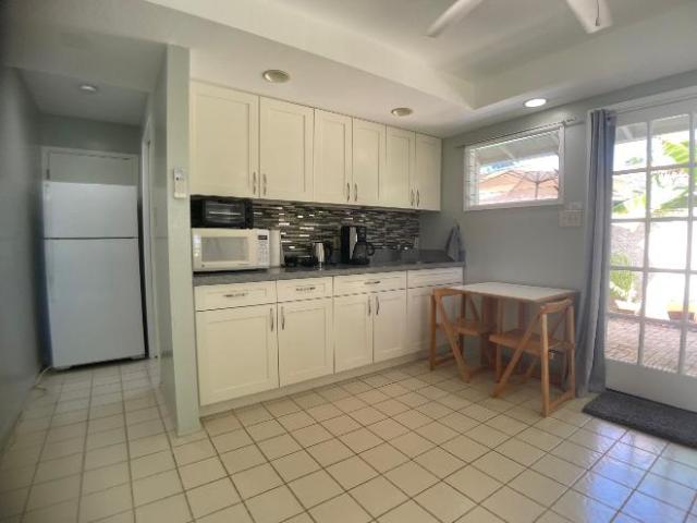 Studio, 1 bath, Apartment 871 Kainui Drive