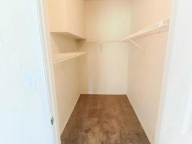 Studio, 1 bath, Apartment 9052 SW 142nd Ave