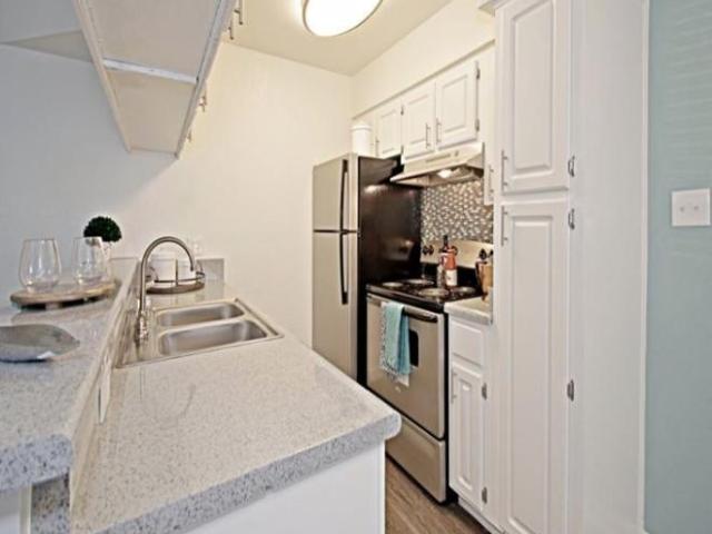 Studio, 1 bath, Apartment 950 E Southern Ave