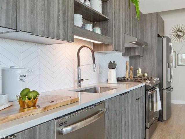 Studio, 1 bath, Apartment 1000 Lake St