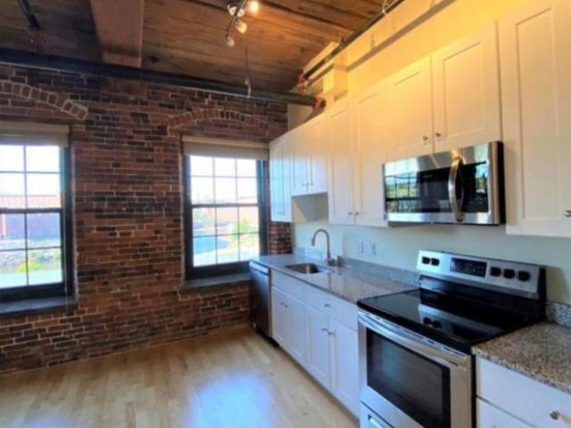 Studio, 1 bath, Apartment 100 Main Street