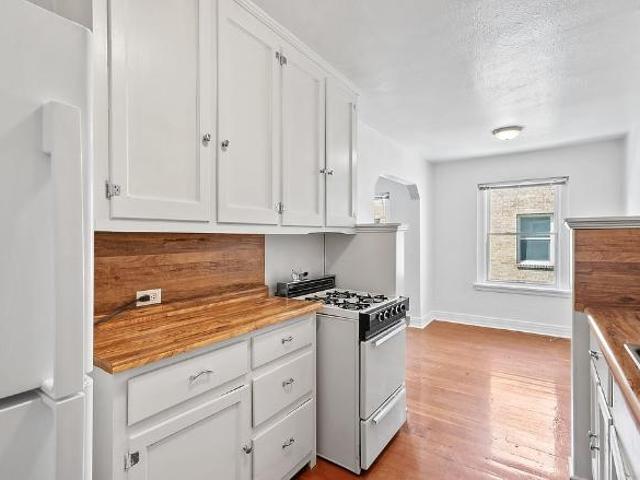 Studio, 1 bath, Apartment 1010 North Sherman Street