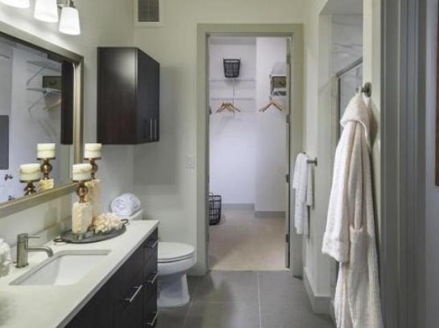 Studio, 1 bath, Apartment 1010 W Peachtree Street NW