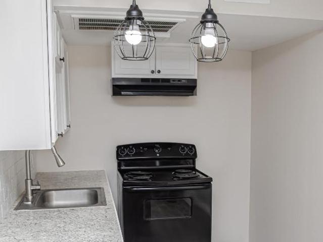 Studio, 1 bath, Apartment 101 S Allen genoa Rd
