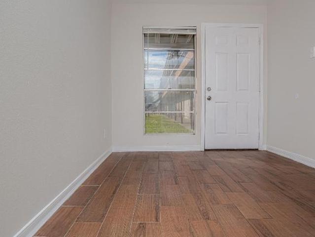 Studio, 1 bath, Apartment 101 S Allen genoa Rd