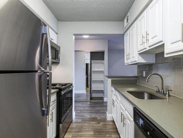Studio, 1 bath, Apartment 10651 Steppington Dr