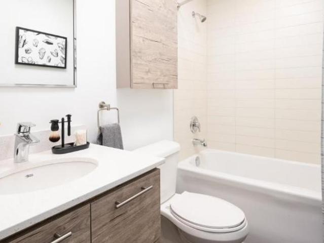 Studio, 1 bath, Apartment 1100 King St W