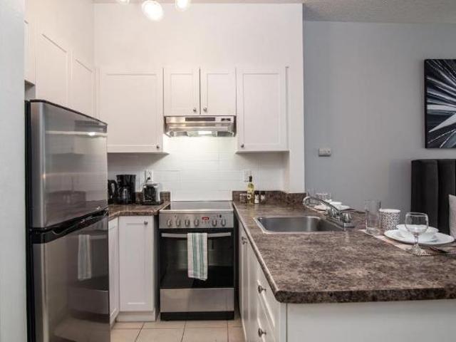 Studio, 1 bath, Apartment 1101 Bay St
