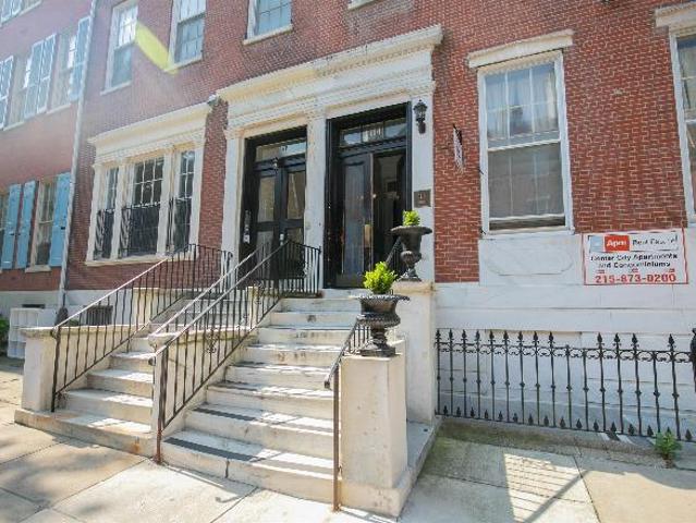 Studio, 1 bath, Apartment 1114 Spruce Street
