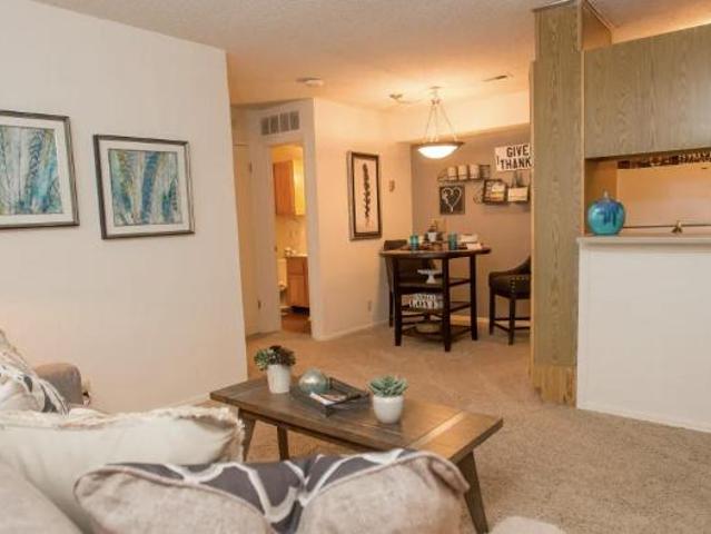 Studio, 1 bath, Apartment 11100 Roxboro Ave