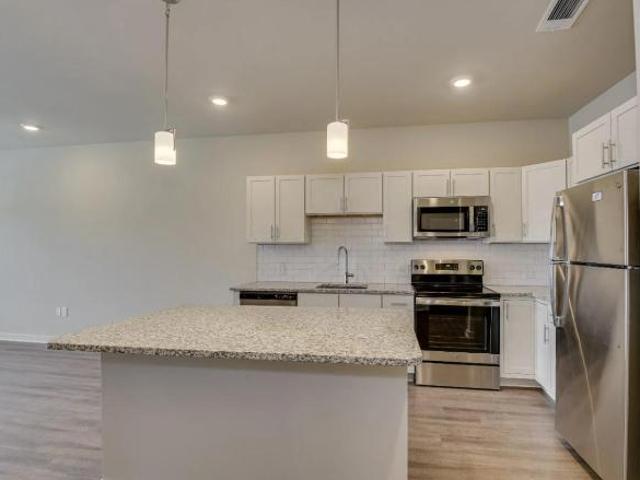 Studio, 1 bath, Apartment 1150 Greene St