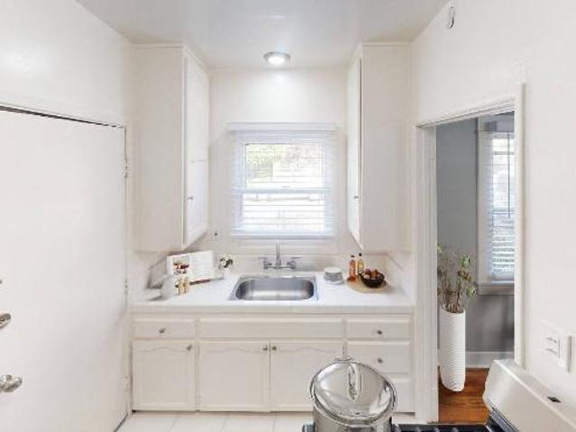 Studio, 1 bath, Apartment 11676 Darlington Avenue